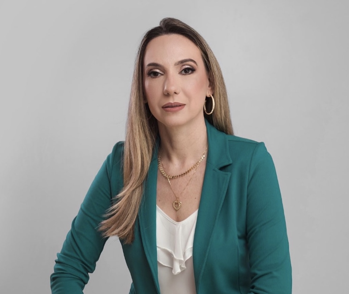 Kenia Rodrigues, servidora de Goianésia, lança livro sobre Medidas ...